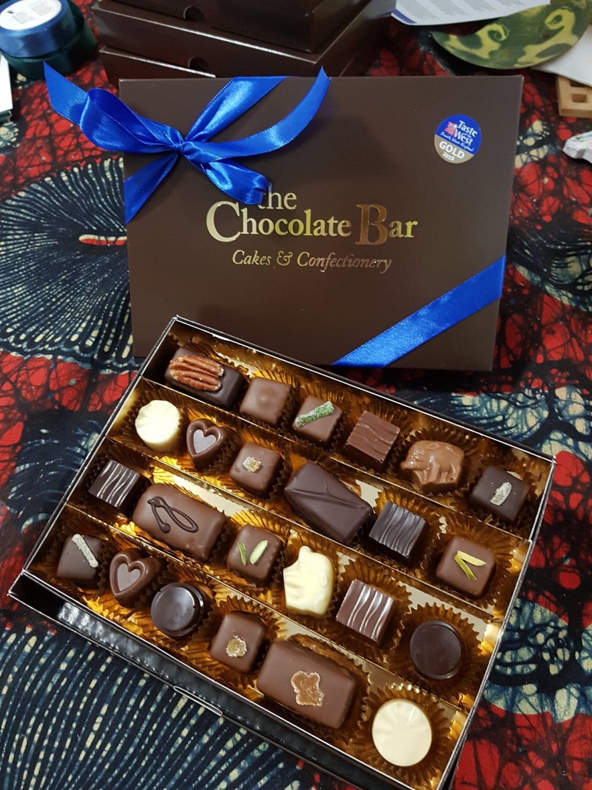 Extra Large Chocolate Selection Box – The Earth & Ocean Food Company®